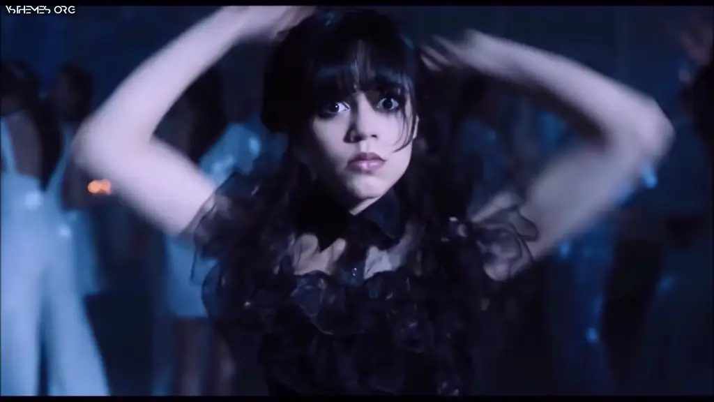 Живые обои Wednesday Addams Dance скачать на VSThemes.org