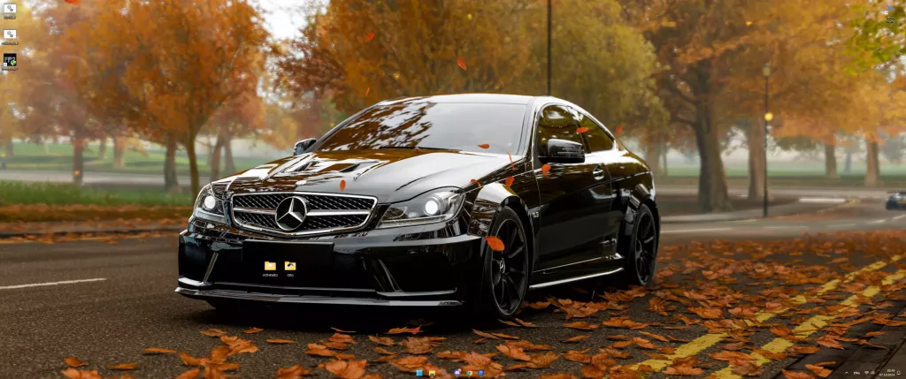 Live wallpaper Autumn Mercedes C63 AMG download on VSThemes.org