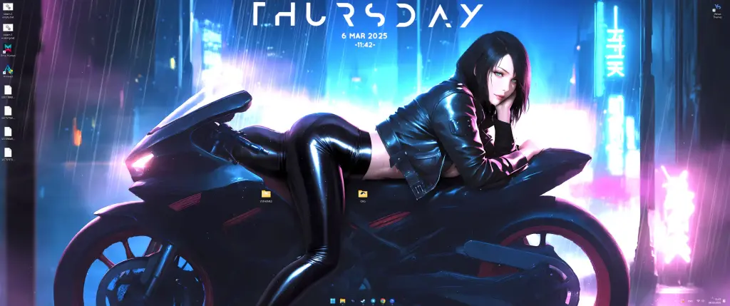 Live wallpaper Motorcyclist girl download on VSThemes.org