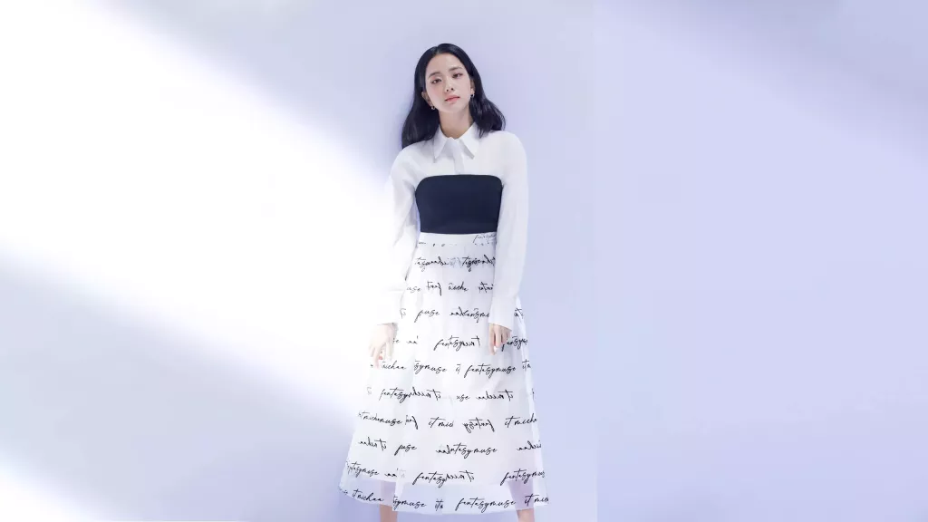 Wallpaper Jisu from the Black Pink band download on VSThemes.org (19 pcs.)