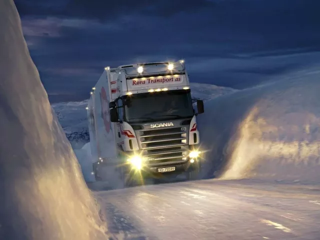 Themes with cars - TOP 10 files to personalize the Windows interface